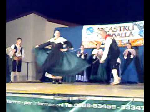 tarantellla finale gruppo folkloristico nicastru c'abballa