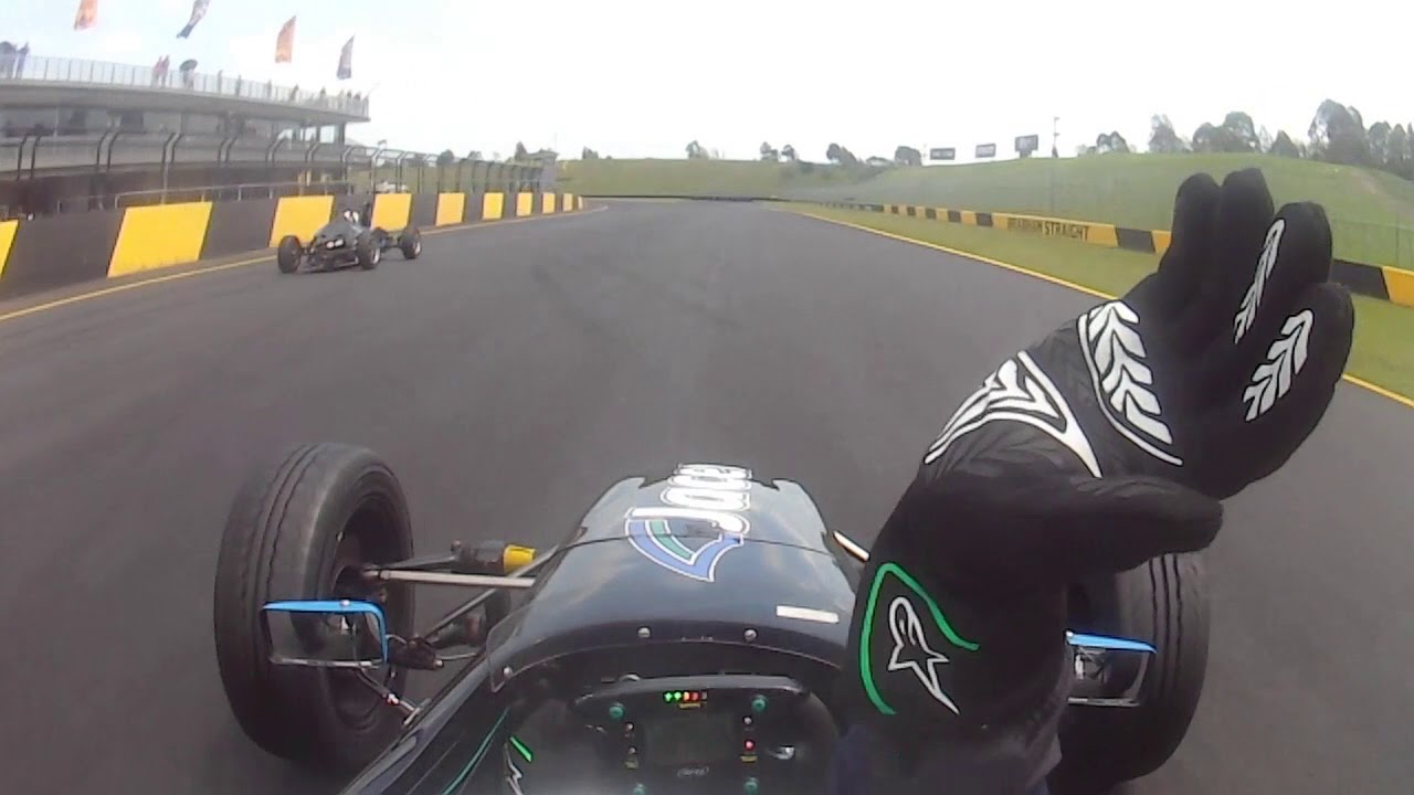 Australian Formula Vee Nationals 2018 Heat 3 Jason Cutts - YouTube