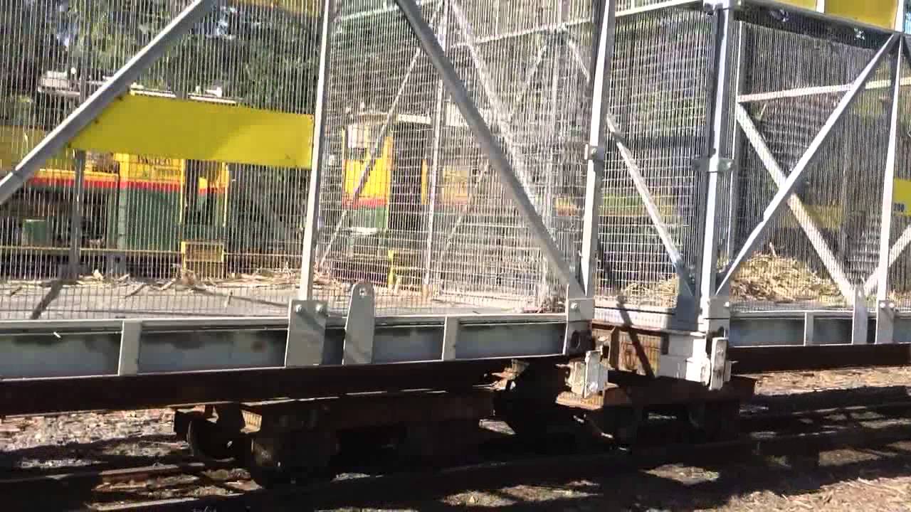 Queensland sugar train Mossman sugar mill. - YouTube