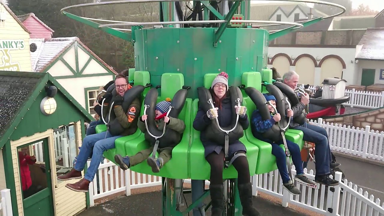 Cranky Crane Ride At Drayton Manor - YouTube