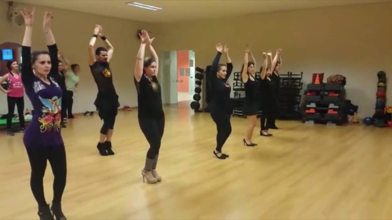 Veja como é a aula de Stiletto na Trainer - YouTube