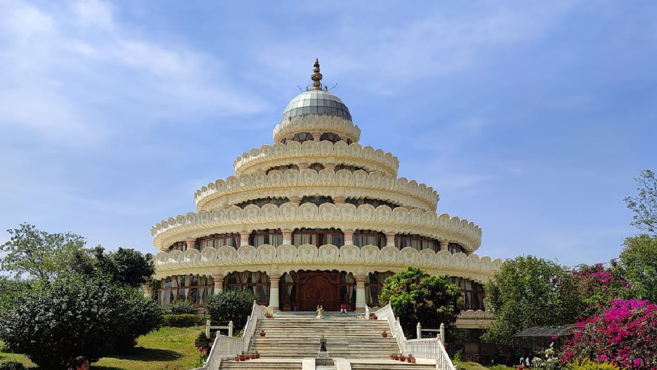 Sri Sri Ravishankar Bal Mandir, Ashram - YouTube