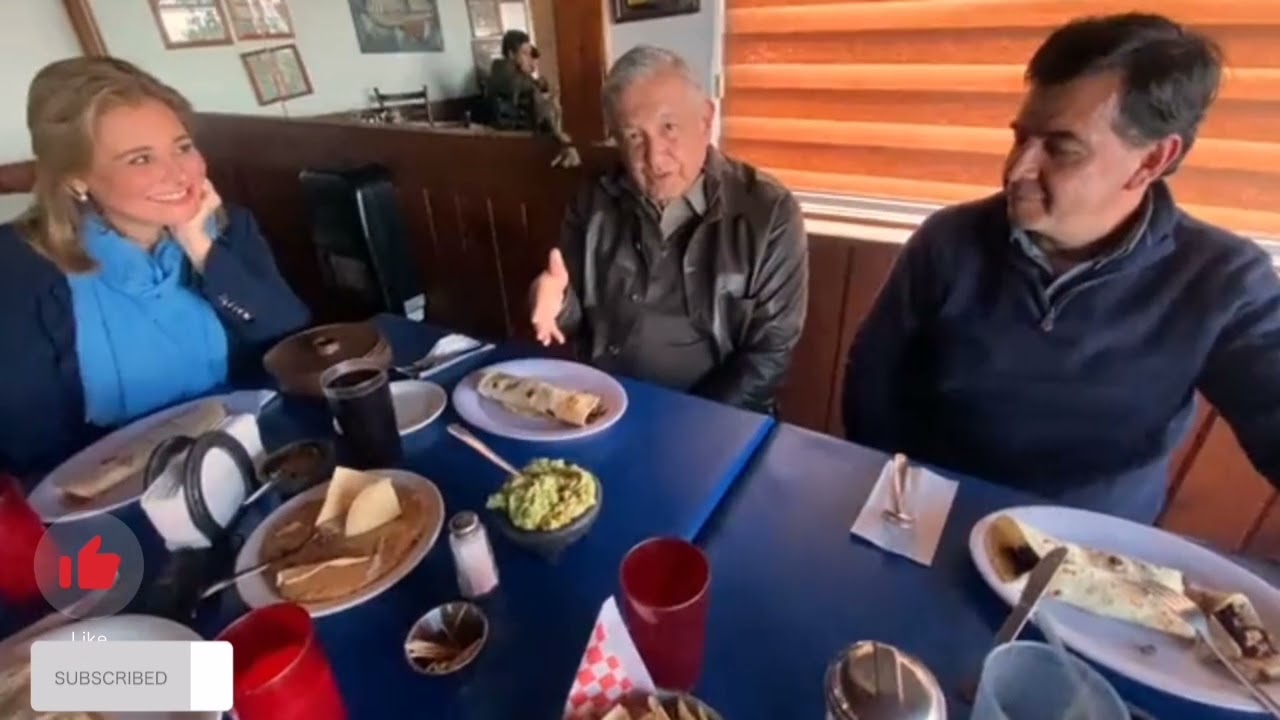 AMLO COMIENDO BURRITOS EN VILLA AHUMADA CHIHUAHUA. - YouTube