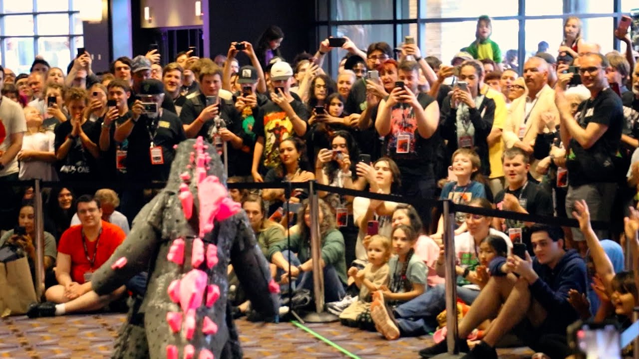 G-Fest 2025 - COSTUME PARADE! - YouTube