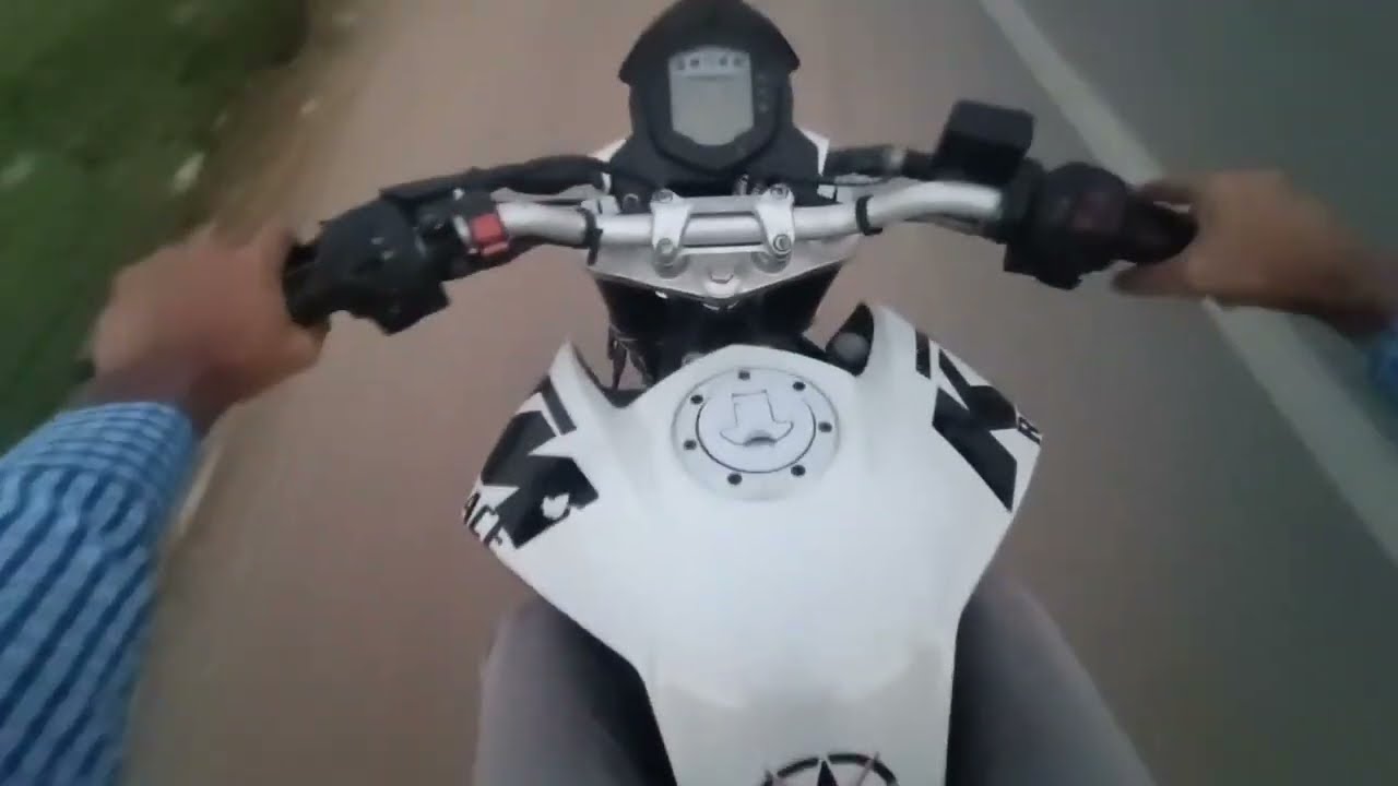 DUKE 200 BS3 2013 MODEL | RAW POWER | BS3 DUKE - YouTube
