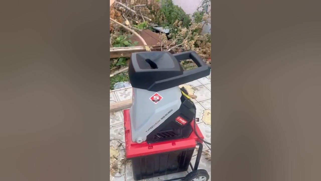 🇰🇿🇰🇿Пожиратель деревьев. Древесный измельчитель - YouTube