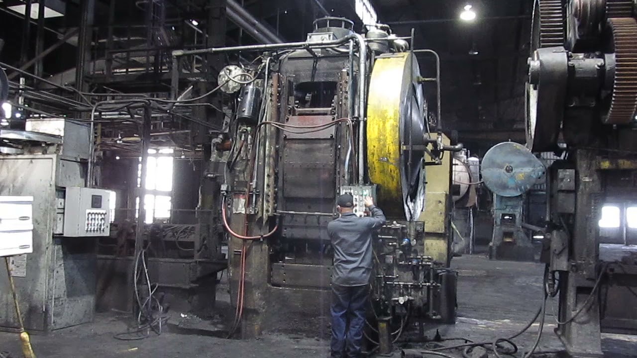 Erie 1600 ton Press Hot Forging MA1596 - YouTube
