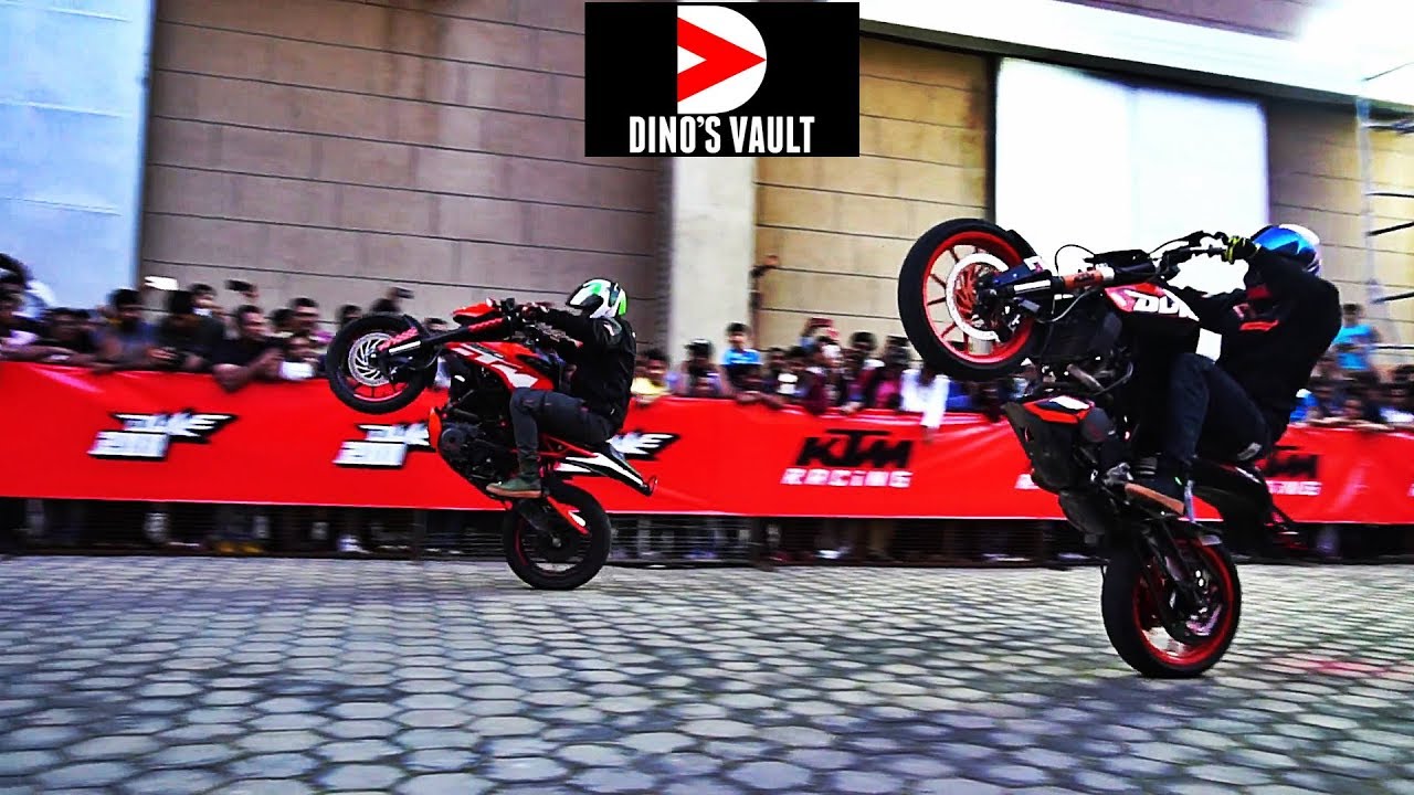 Best Stunts KTM Stunt Battle ft. Duke 250, 200 #DinosVlogs - YouTube