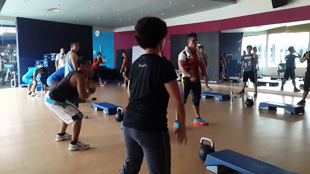 Freestyle Group Training Fitnessfirst - YouTube