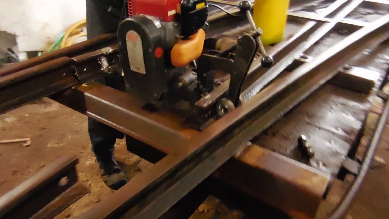 Laschenlöcher Ausweiche Feldbahn DFKM DSCN3245 - YouTube