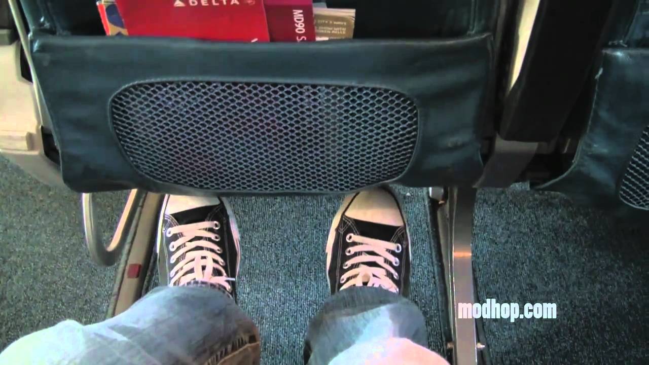 Modhop.com Review | Delta Airlines | MD-90 | Seat 28C - Exit Row - YouTube