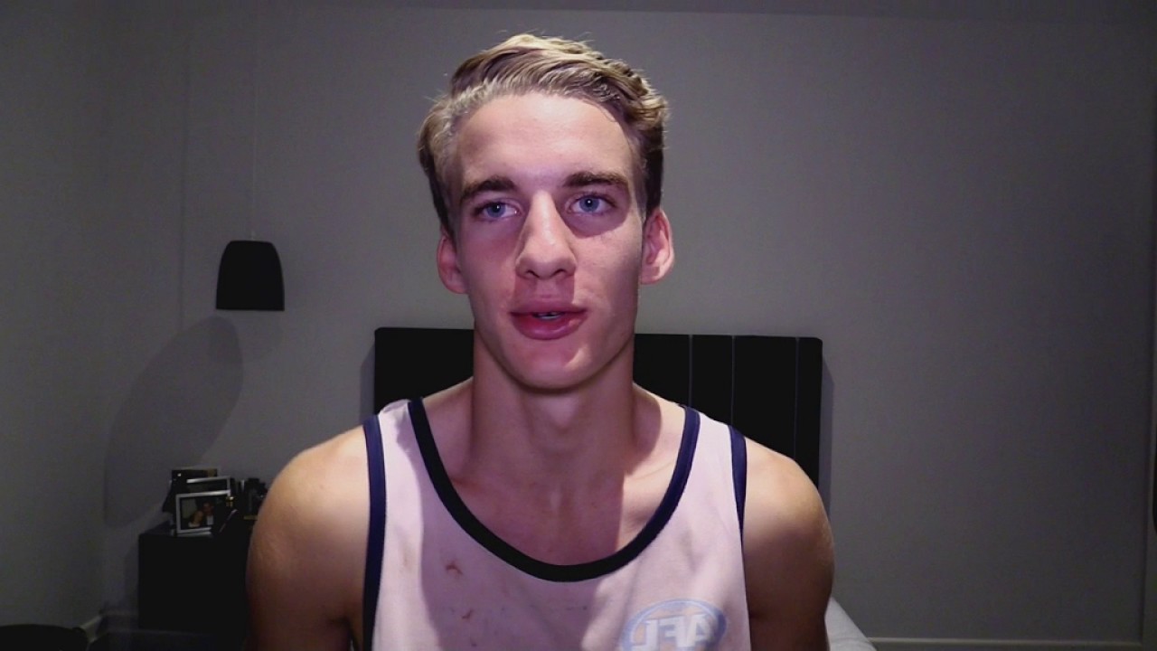 Tom P: The Formal/Football Juggle - YouTube