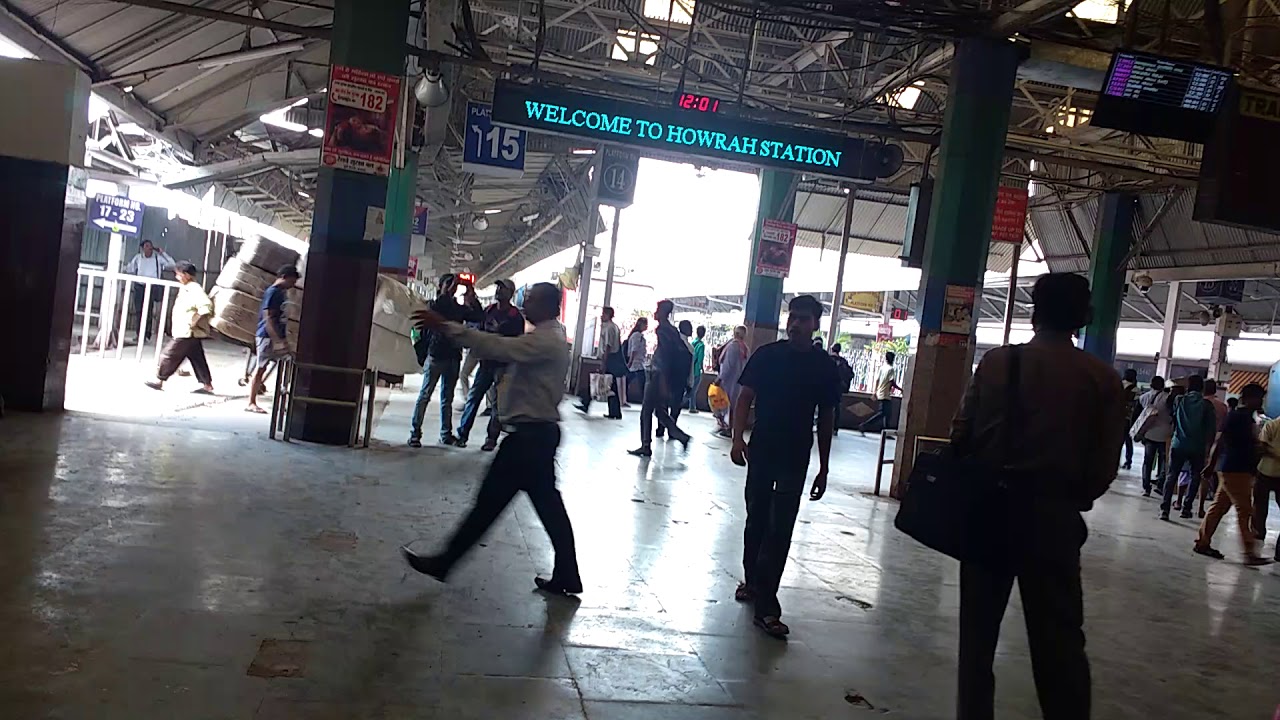 The longest fan of Howrah station - YouTube