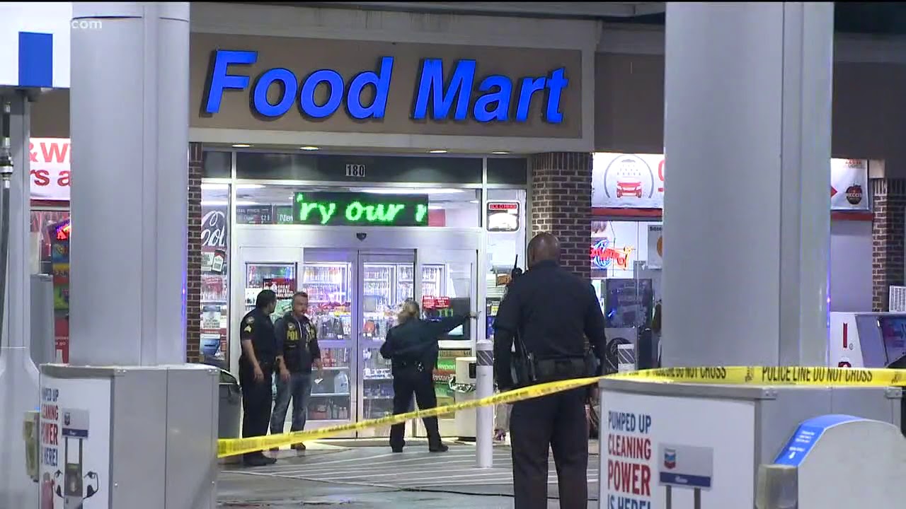 Fight erupts into violence overnight in Atlanta - YouTube