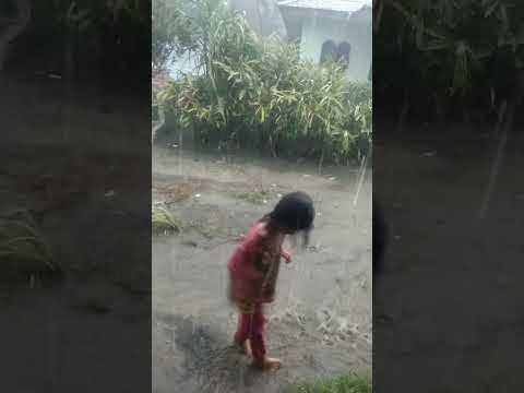 kakak sama abg mandi #hujan
