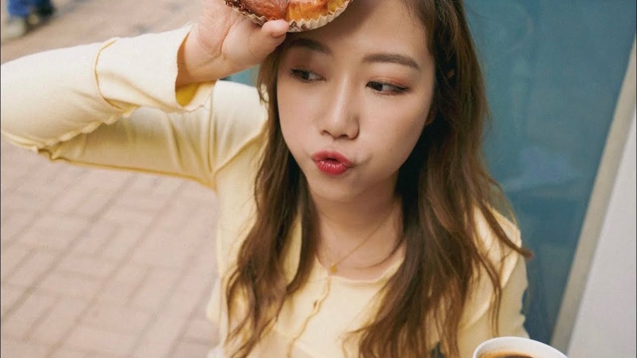 2023-4-17 Yelo Birthday 🎂💛 演員路上要愈嚟愈精彩😆 - YouTube