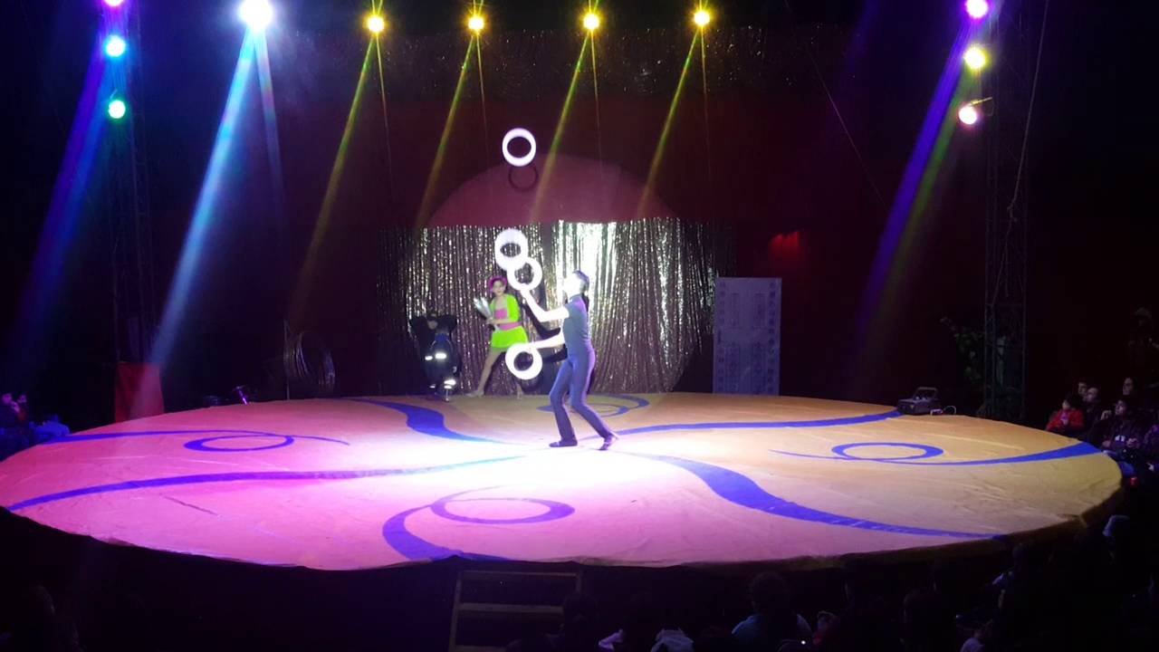 Isaac Càceres Malabarista Circo Hnos. Karza - YouTube