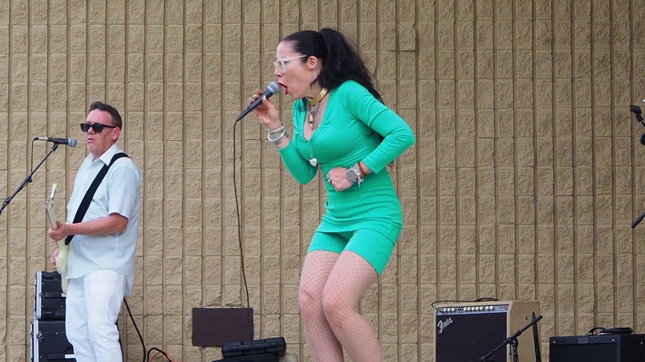 Laura Rain and the Caesars - Get Closer - YouTube