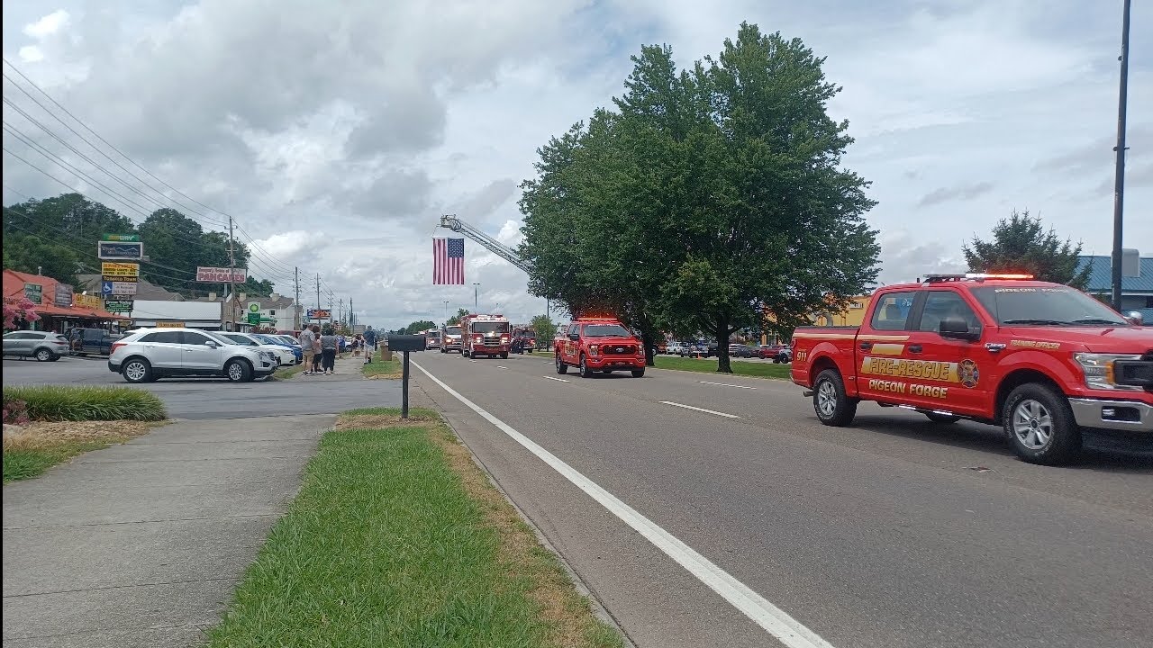 19 Y/O Pigeon Forge Firefighter Aaron Huss Funeral Procession - YouTube