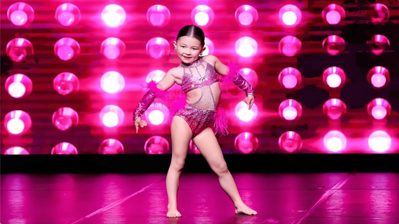 Lily Knopps - Cover Girl (Age 5) - YouTube