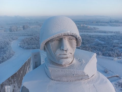 Замерзший памятник Алеше в Мурманске, -25° | Frozen monument to Alyosha ...
