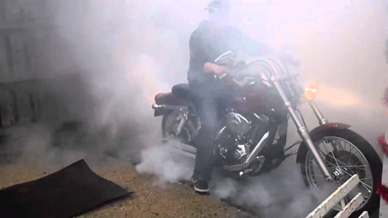 harley davidson dyna wide glide burnout - YouTube
