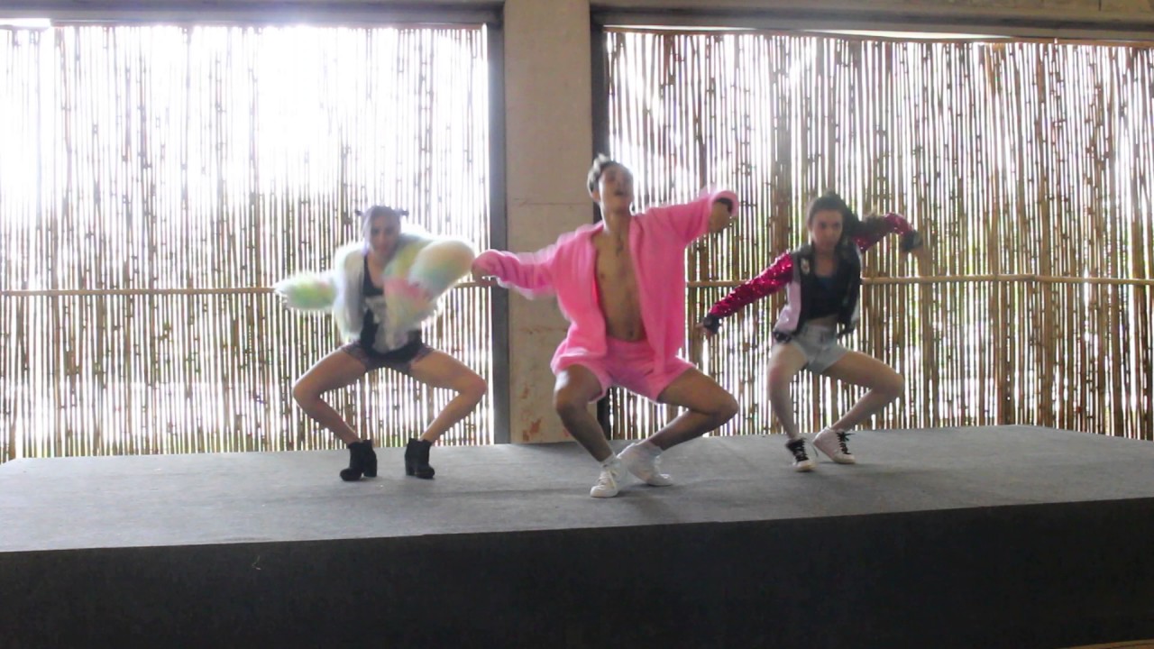 [Debut] ICONIC - Cover Triple T, SM × JYP - Born to be Wild - YouTube