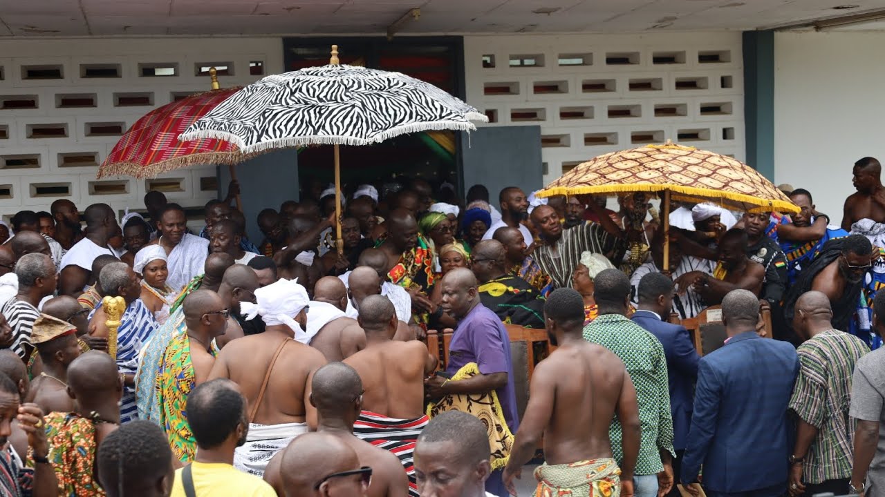 Nana Kwadwo Ayerakwah (Akwamuhene Dabehene) displaying some "aprede ...
