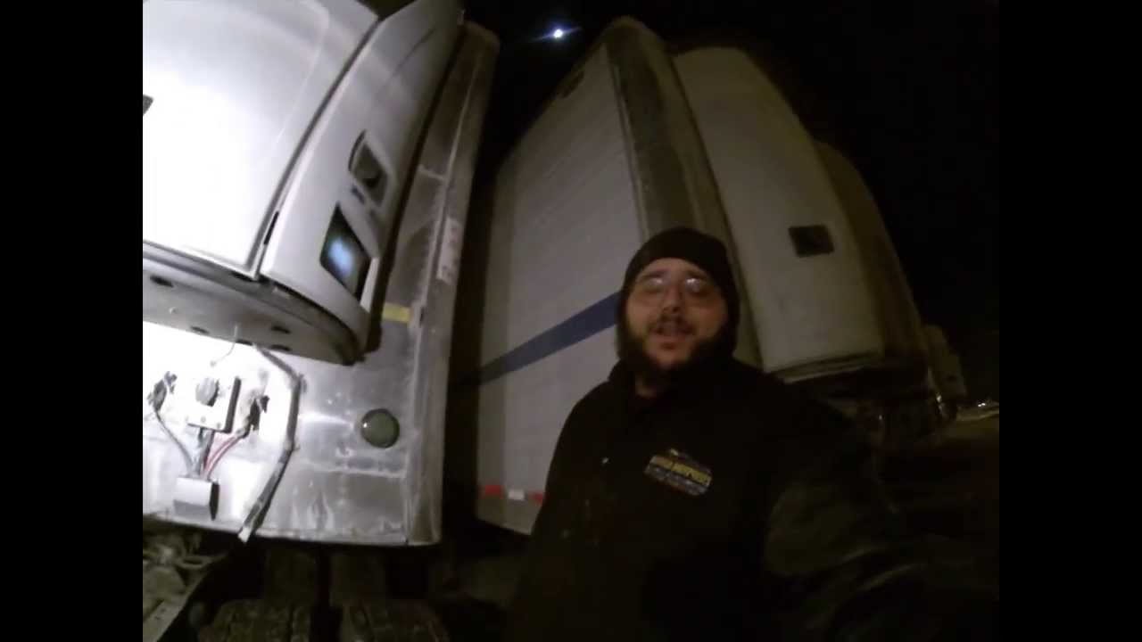 90 degree backing a Semi Truck - YouTube