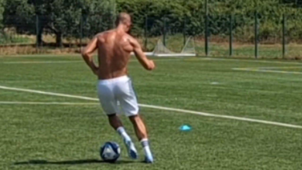 Football/Learn How To Shoot From Roulette Turn - YouTube