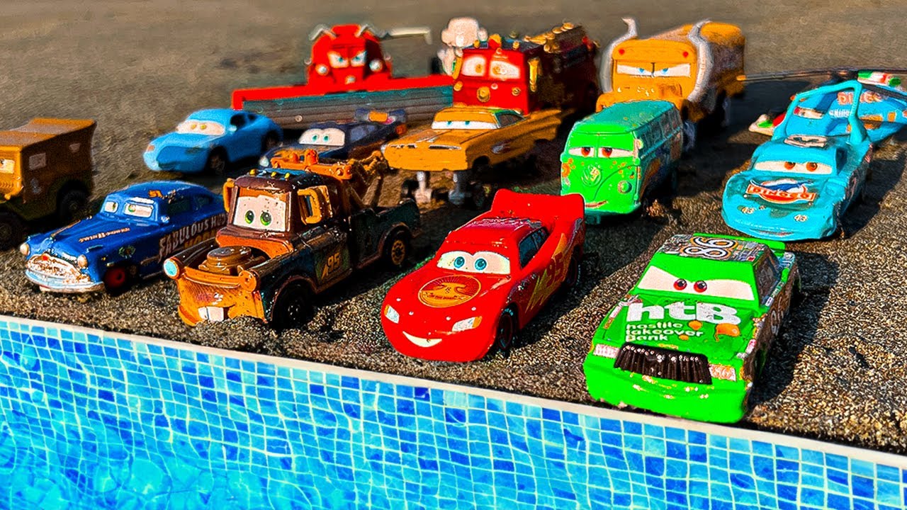 Disney Pixar Cars falling into deep pool, Lightning McQueen, Tow Mater ...