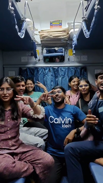 Train mein bhi dance floor mil hi gaya! One two three four... let's gooo ! #trainreels #train # ...