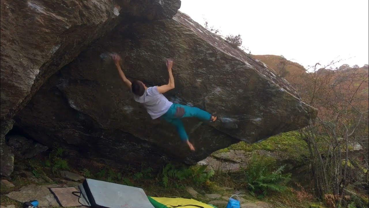 The Nazgul's Traverse, font 7C, Rhiw Goch Boulders, North Wales ...