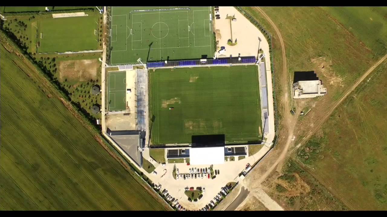 Academia Gheorghe Hagi in action - YouTube