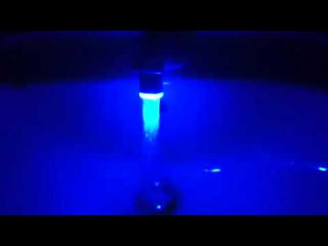 Adaptador luz led Azul Techmel - YouTube