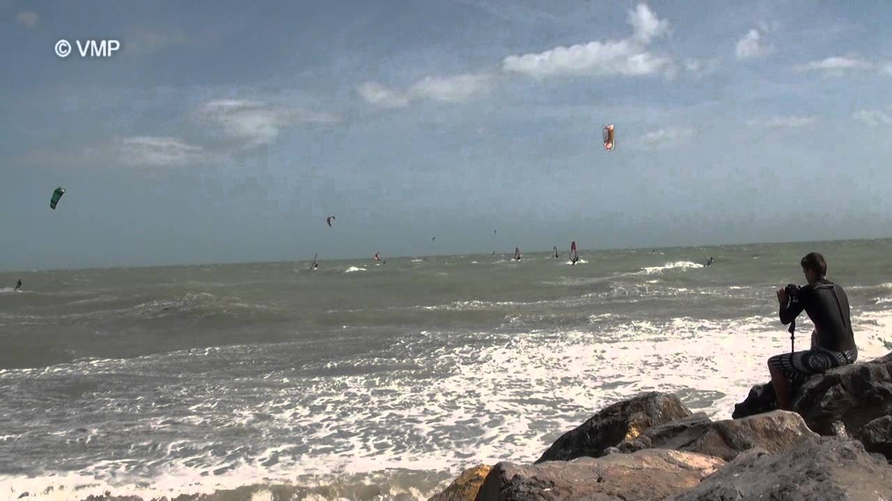 Kite & Wind Surfing, Sea Lane Cafe, Goring, Worthing, 22/5/2011 - YouTube