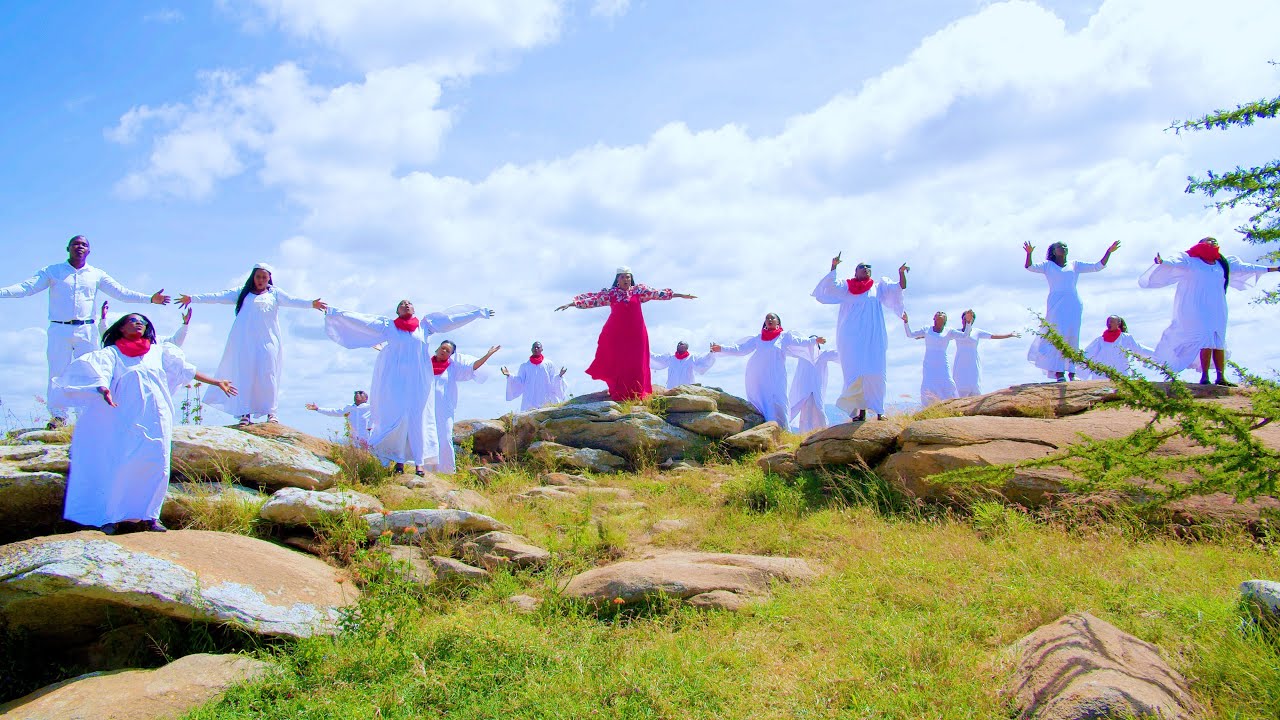 Uwepo wa Mungu - Agnes Murwa (Official video) - YouTube