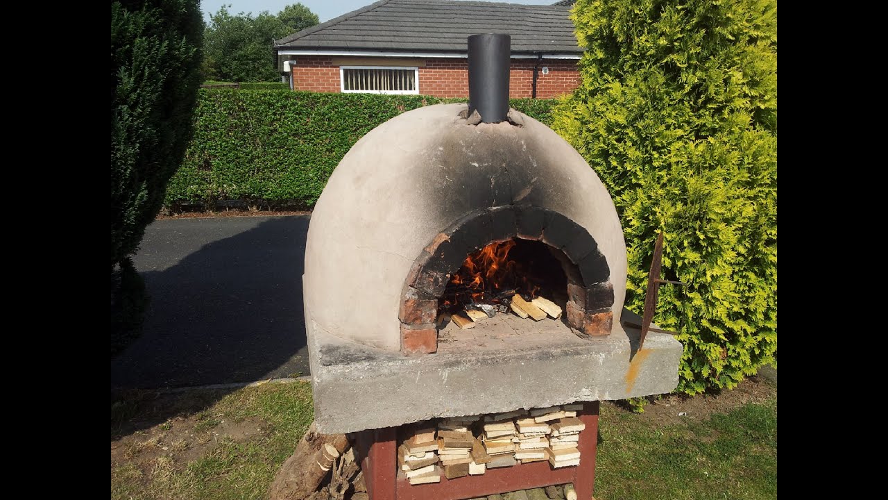 HOW TO MAKE A REGGAE REGGAE CHICKEN PIZZA,HOMEMADE BRICK OVEN - YouTube