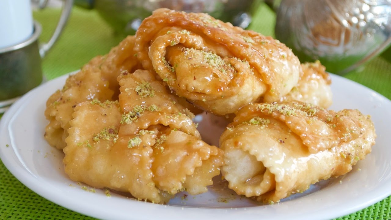 Beignets algériens/مقرقشات معسلة بمكونات بسيطة ، والنتيجة مقرمشة ولذيذة ...