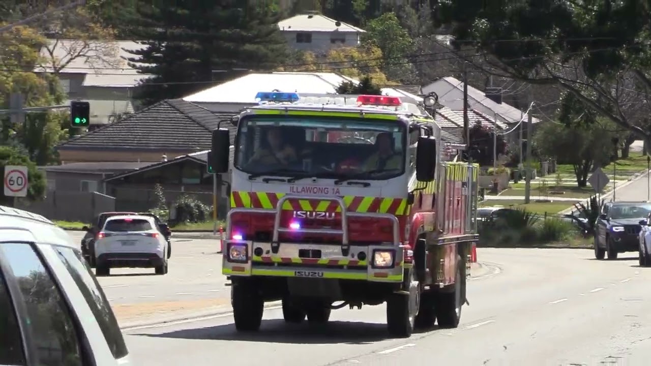 [NSW Rural Fire Service] Illawong 1A Responding | MVA Roll Over - YouTube