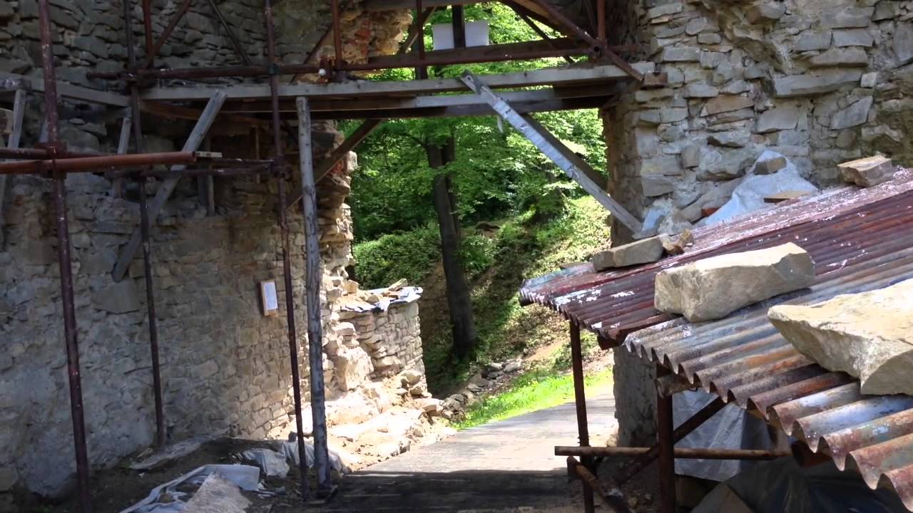 Vstupna brana - Zborovsky hrad - YouTube