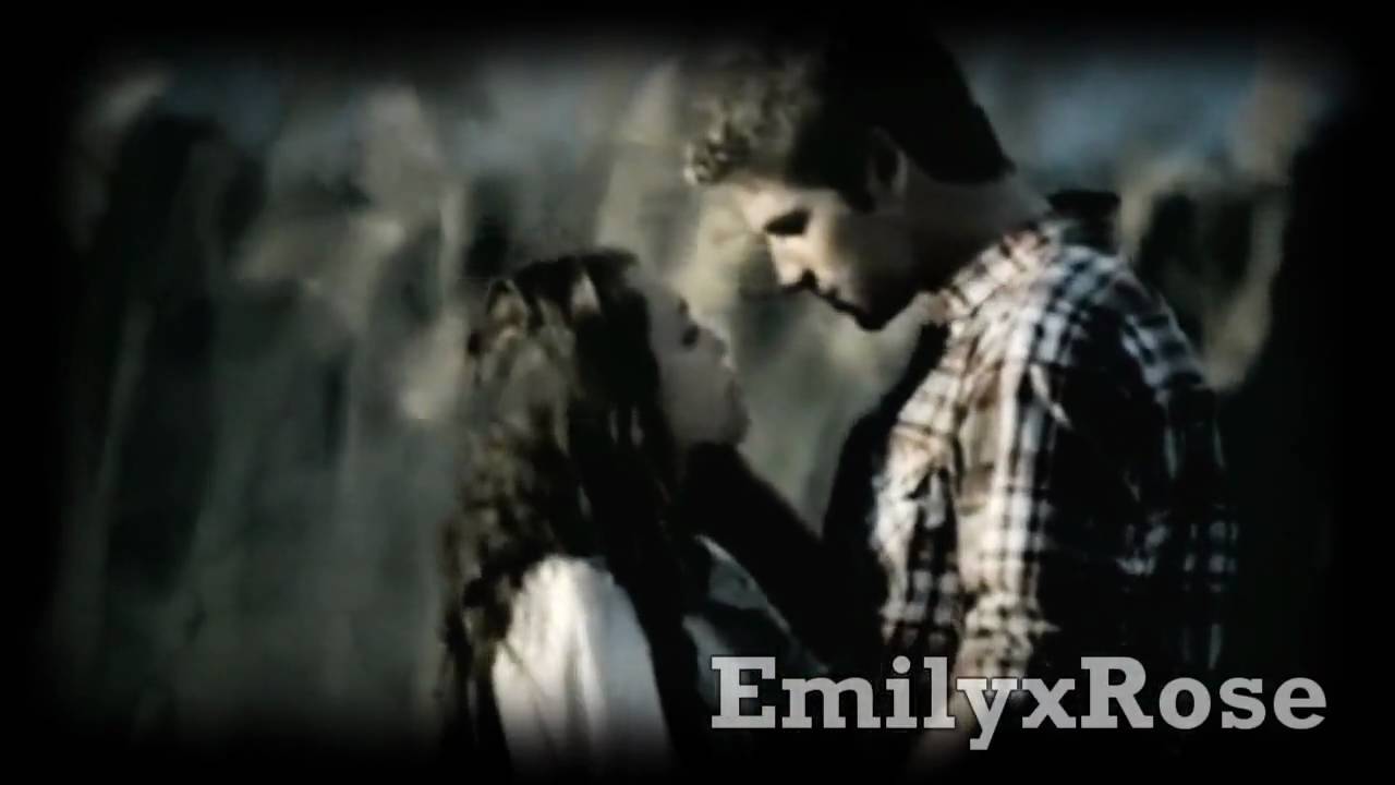The Last Song - Ronnie and Will - Everytime (Miam) - YouTube