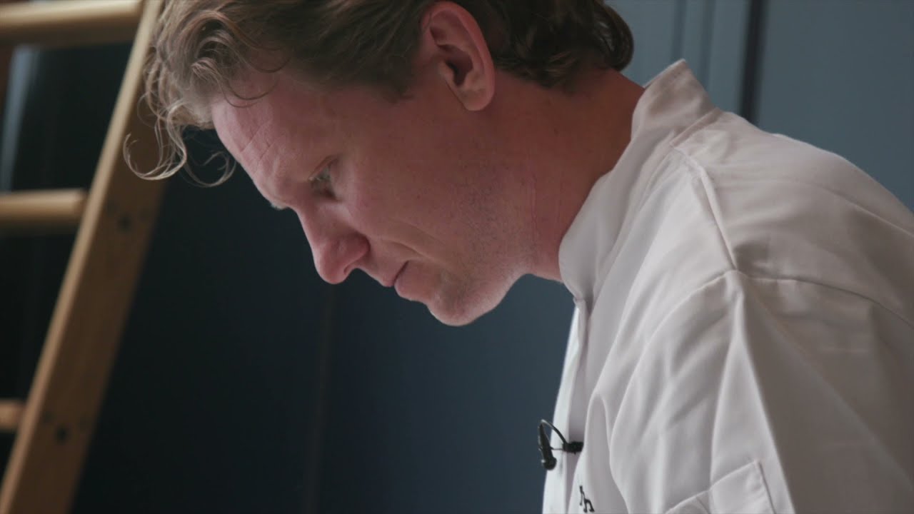 Chef Bart Van Der Lee cooks with TPB Tech Invisible induction technology - YouTube