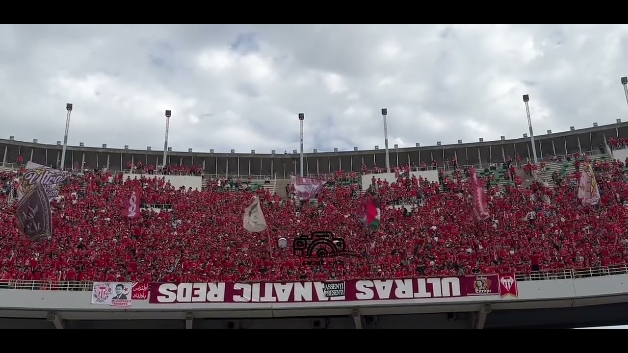 أداء رائع لأغنية 🎶 𝖒𝖆𝖓𝖎𝖊𝖗𝖆 𝖚𝖑𝖙𝖗𝖆𝖘 في المدرجات من طرف 𝔲𝔩𝔱𝔯𝔞𝔰 𝔣𝔞𝔫𝔞𝔱𝔦𝔠 ...