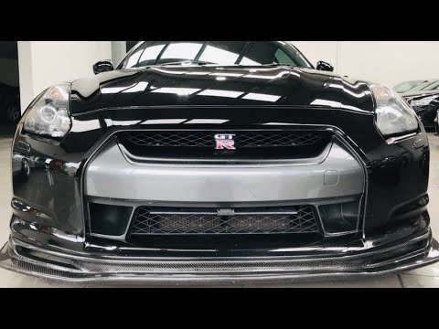 Nissan GT-R fold away number plate - YouTube