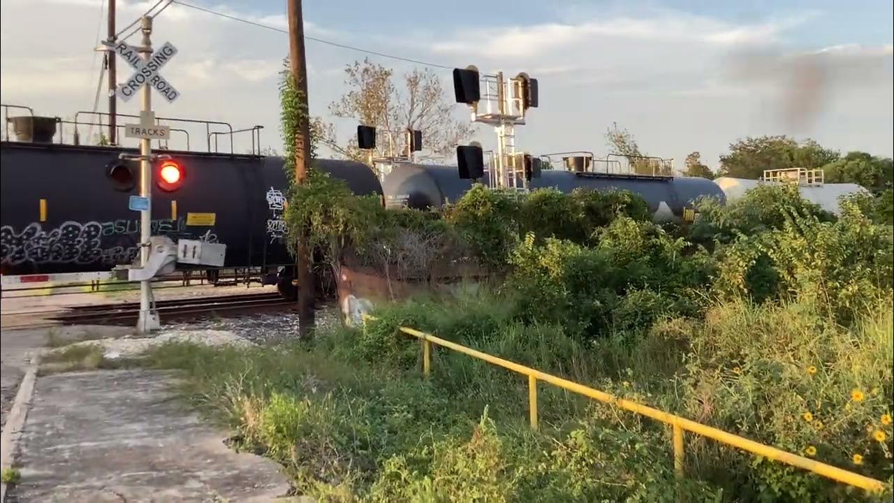 UP 5912 WB New Paint Scheme Leads Manifest DPU GEVO Houston,Tx - YouTube