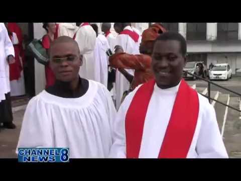 Anglican Bishop Commissions Several Lay Ministers - YouTube