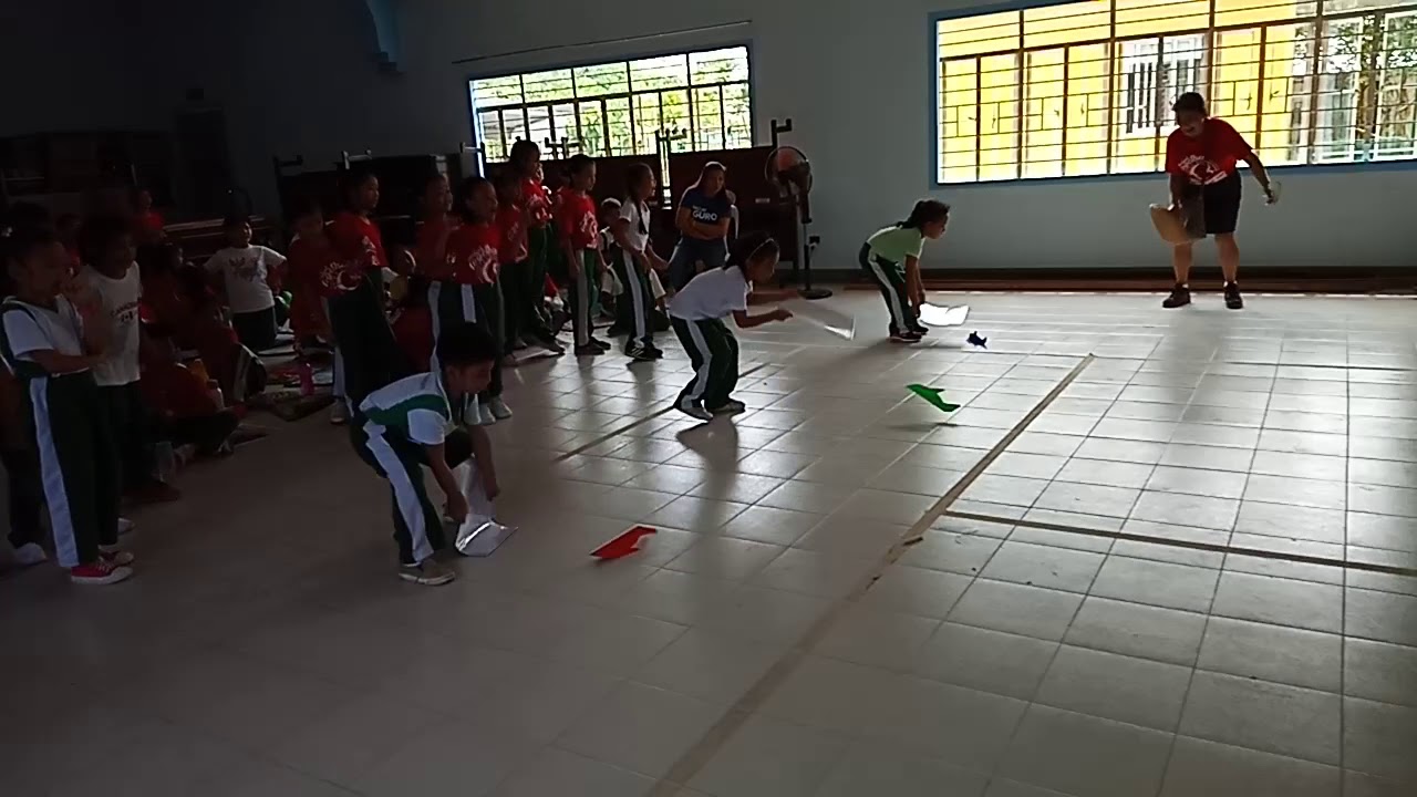 Fish relay - YouTube