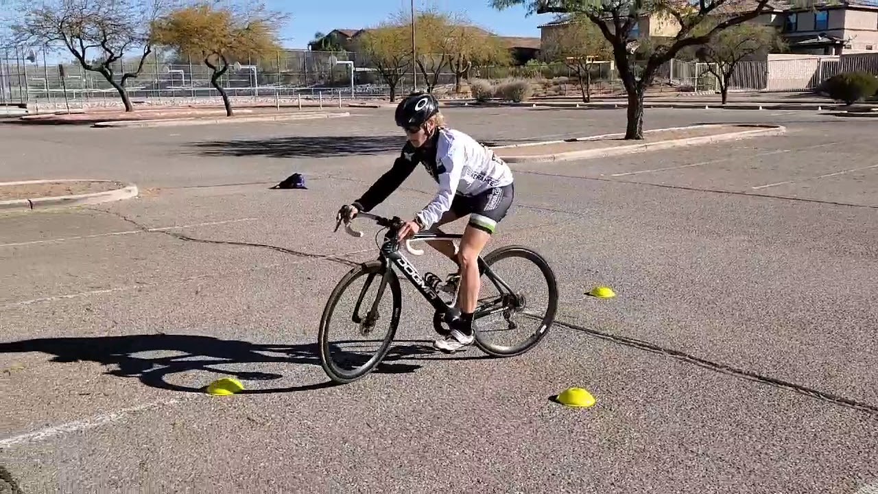 Cycling Slow Speed Turning - YouTube
