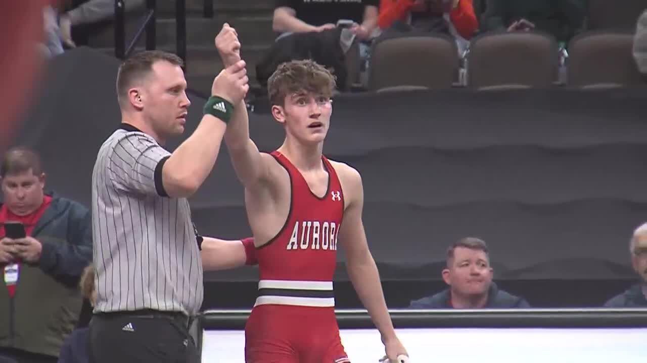 RAW VIDEO: Aurora freshman Logan Svoboda makes State Wrestling debut ...